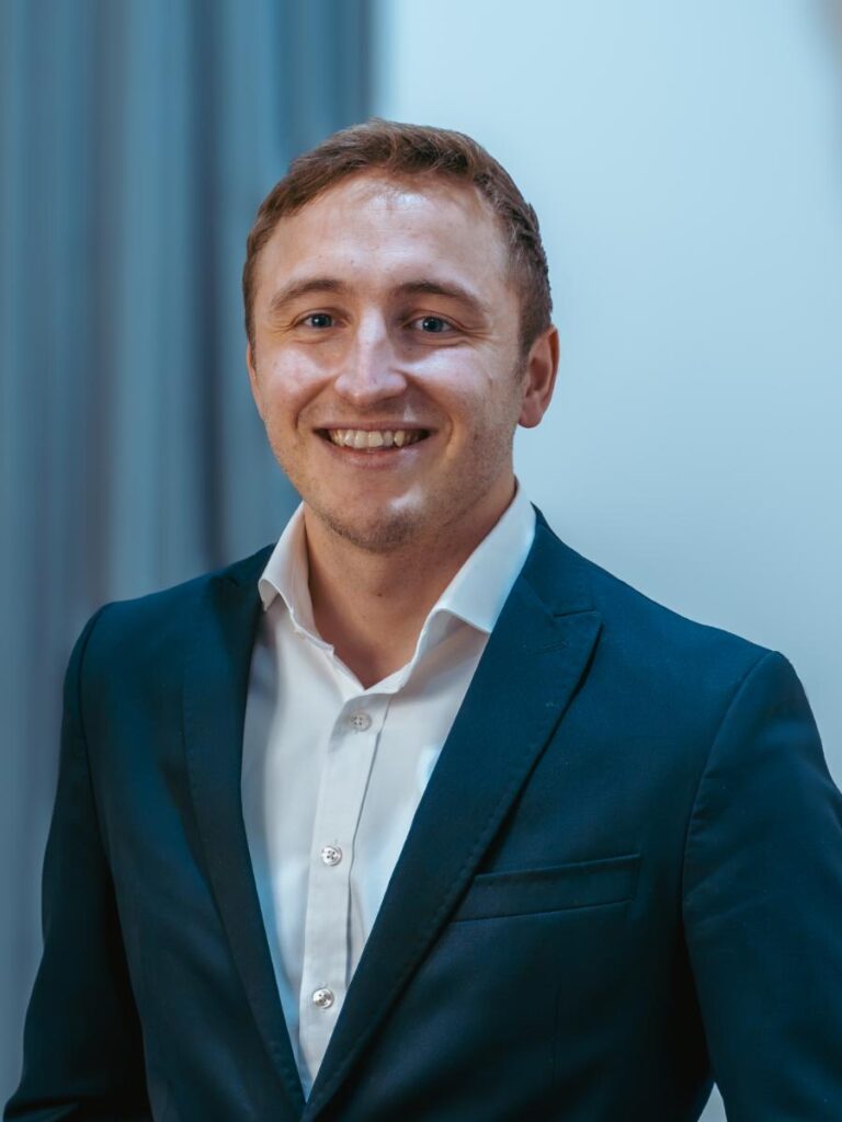 About Us - CBS Real Estate Club