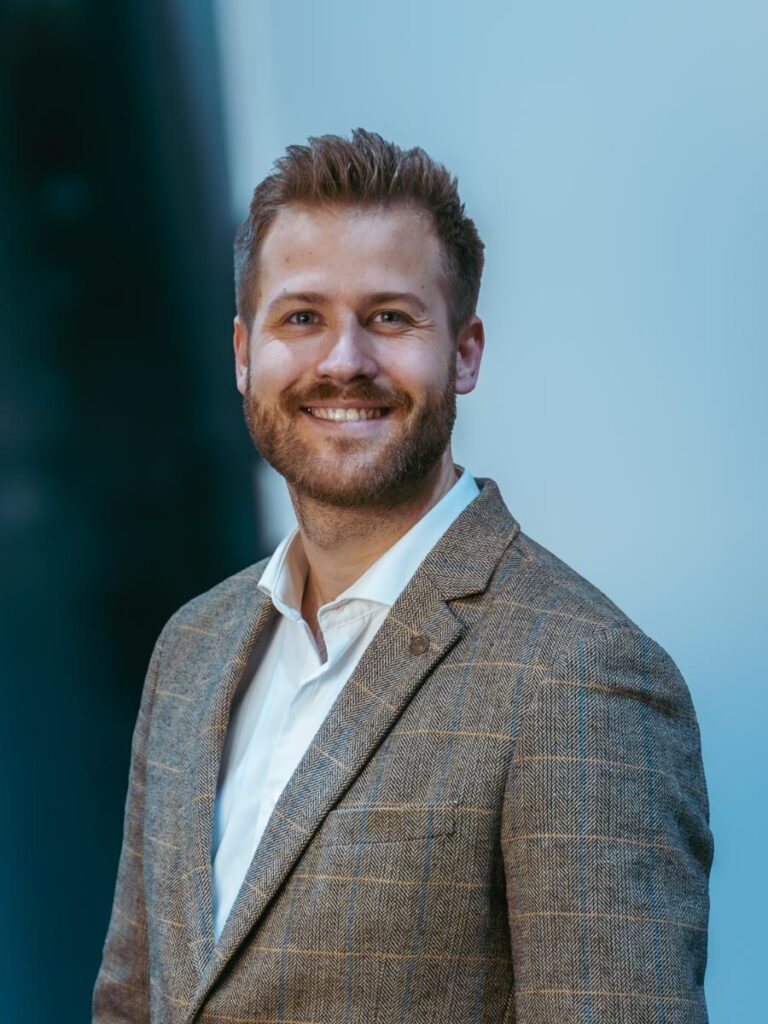 About Us - CBS Real Estate Club